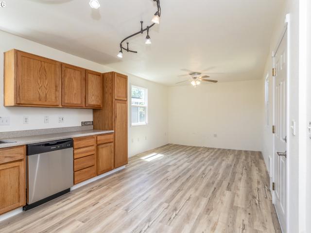7227 se flavel st # 02
