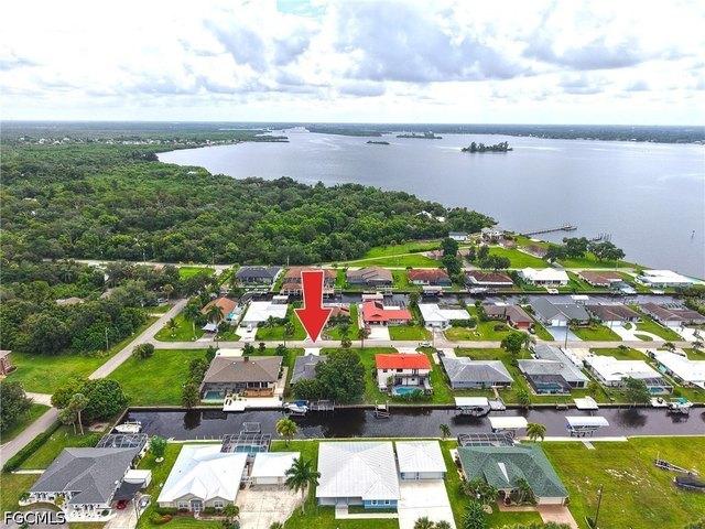 7228 Reymoor Dr, North Fort Myers, FL 33917
