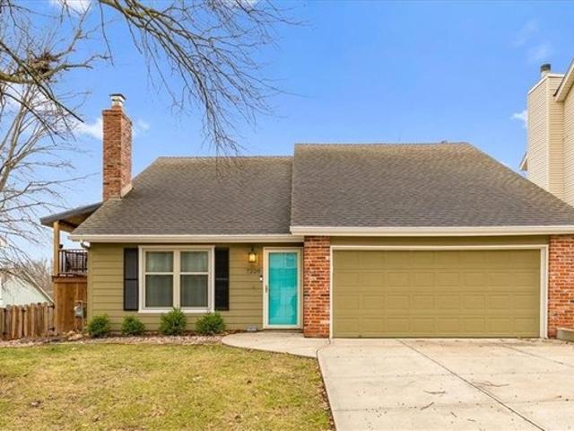 7220 Park St, Shawnee, KS 66216
