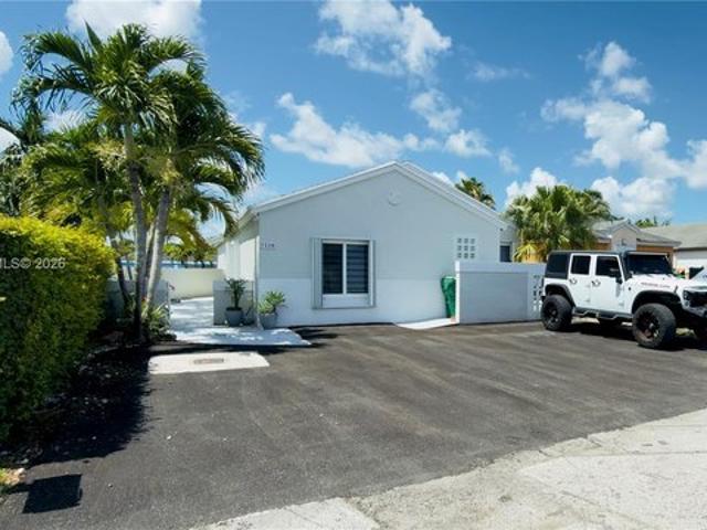 7220 SW 149th Ct, Miami, FL 33193