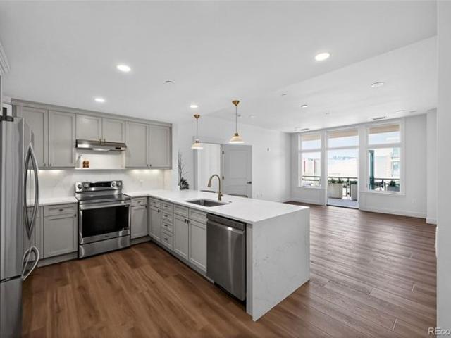 7220 W Bonfils Ln Unit 302, Lakewood, CO 80226