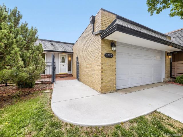 7220 W Maple Drive