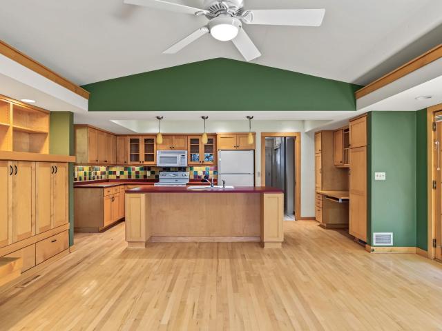 7220 W Shore Drive