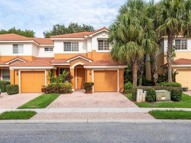 7221 Briella Dr, Boynton Beach, FL 33437