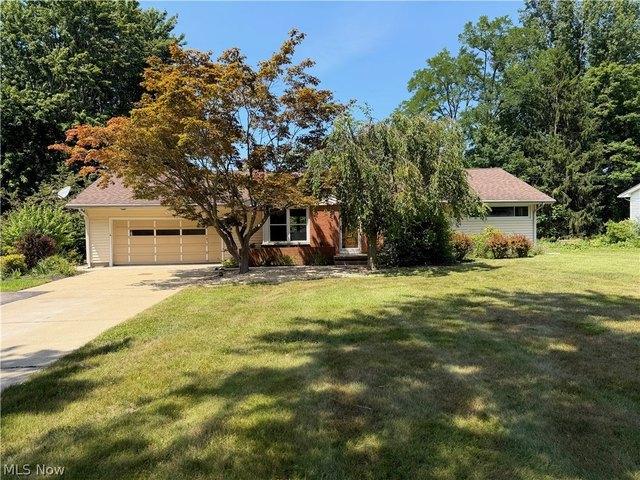 7221 Rosedale Dr, Mentor, OH 44060