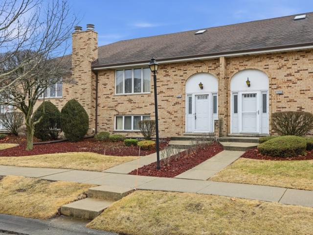 7221 W 154th St, Orland Park, IL 60462 | Compass