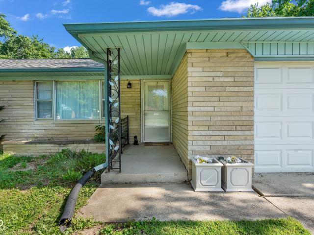 7222 Maple Drive