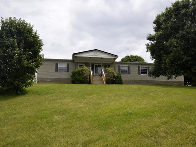 7223 MT Carmel Rd, Maysville, KY 41056