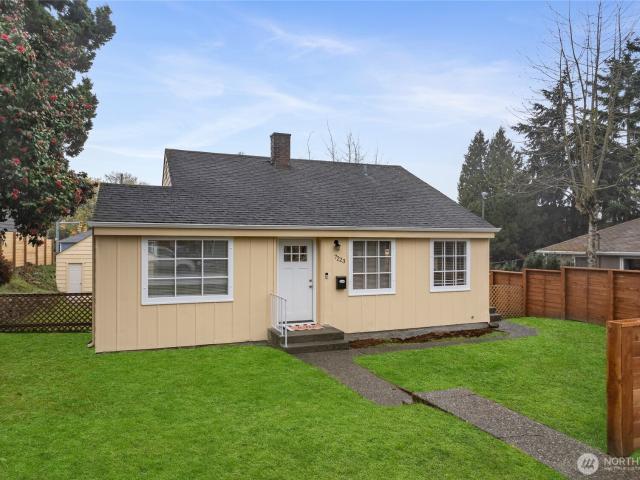 7223 S 120th St, Seattle, WA 98178 | MLS #2506 | Compass