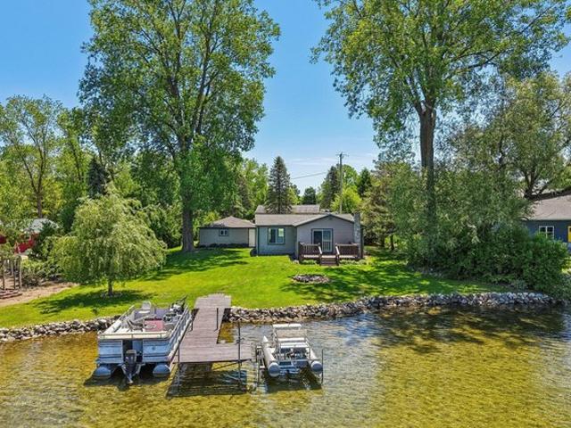 7223 S Wallace Lake Dr, Trenton, WI 53090