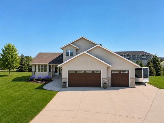 722 42nd Ave S, Moorhead, MN 56560