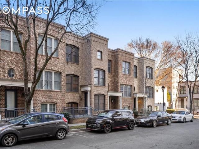 722 Cosmopolitan Dr NE, Atlanta, GA