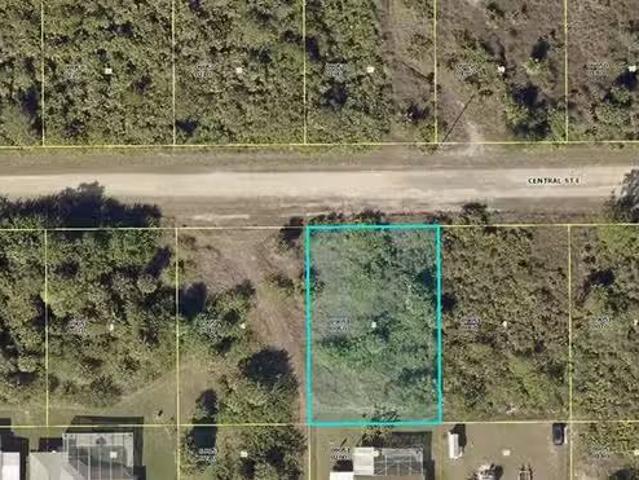 722 Central St E, Lehigh Acres, FL 33974 MLS 223017661