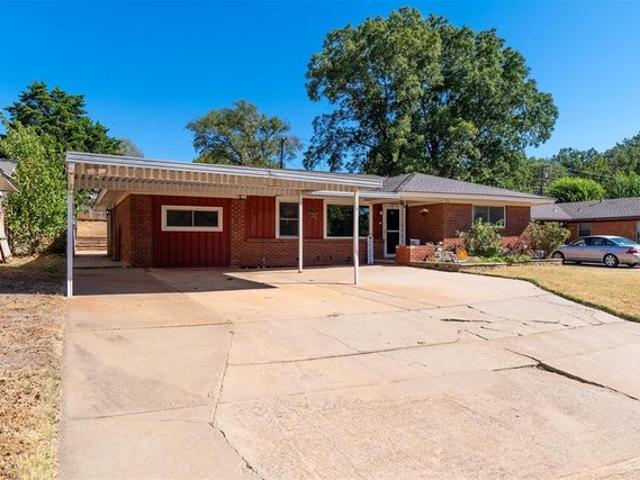 722 Cinmac St, Lindsay, OK 73052