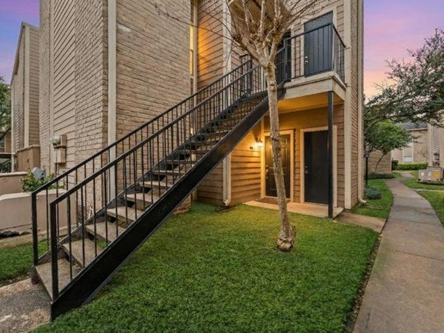 722 Bering Dr Apt G, Houston, TX 77057