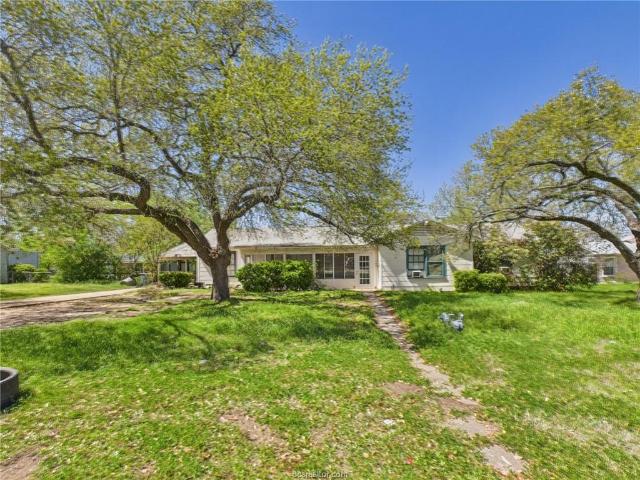 722 Garden Acres Blvd, Bryan, TX 77802 | MLS #26004 | Compass
