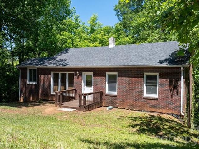 722 E F St, Newton, NC 28658