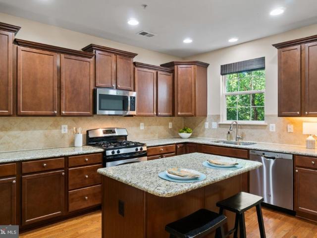 722 Hidden Oak