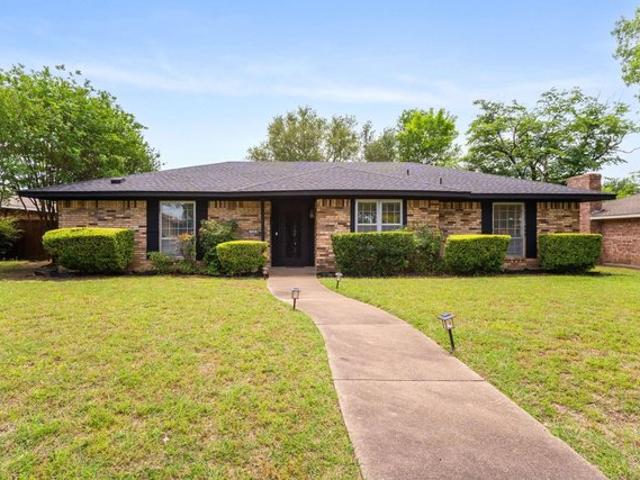 722 Oakbluff Dr, Lancaster, TX 75146