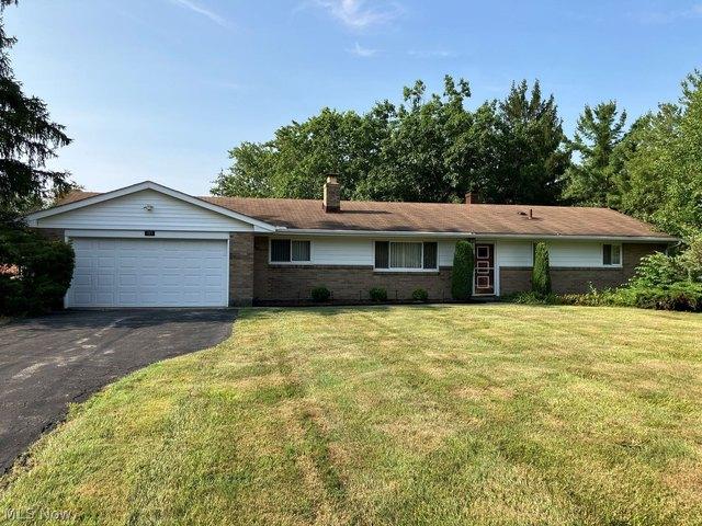722 Navajo Trl, Macedonia, OH 44056