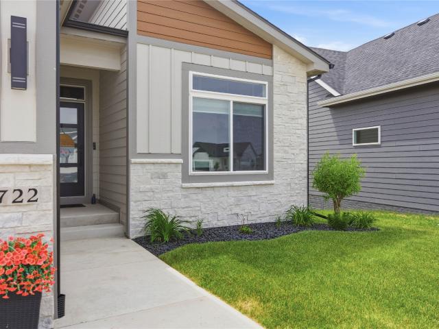 722 NE Country Meadow Drive