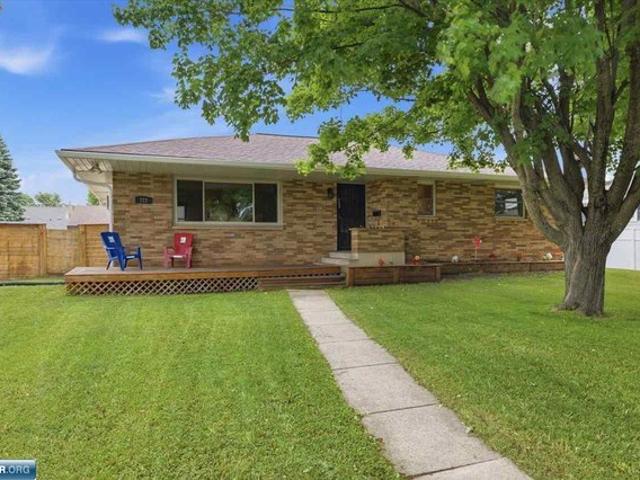722 S 8th St, Virginia, MN 55792