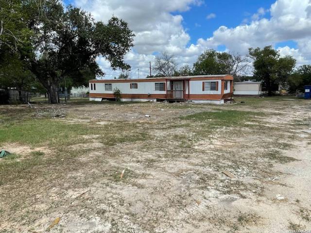 722 School St, Kenedy, TX 78119 | MLS #1949 | Compass