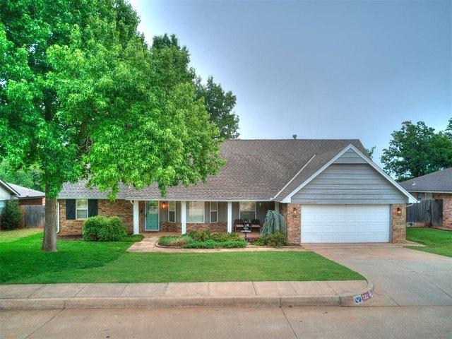 722 Pine Oak Dr, Edmond, OK 73034