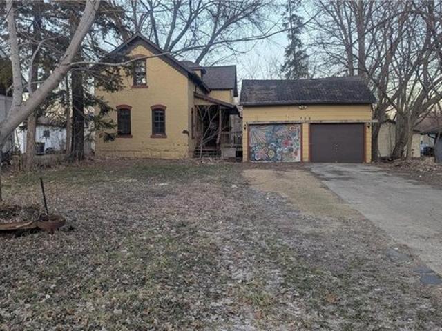 722 Range St, North Mankato, MN 56003