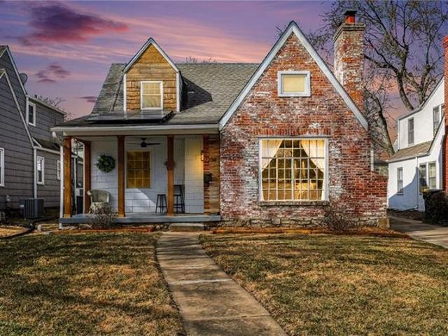 7234 Baltimore St, Kansas City, MO 64114