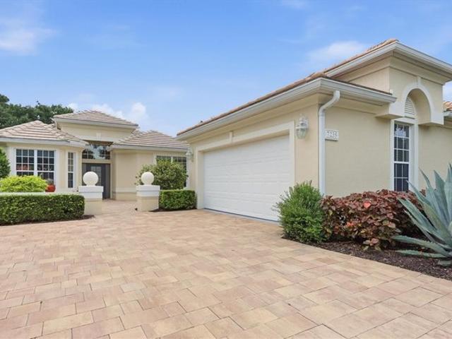 7235 Kensington Ct, University Park, FL 34201