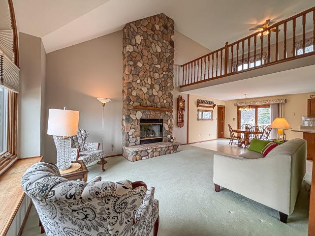 7236 S Hillendale Dr
