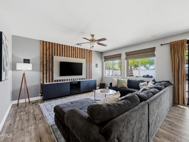 7238 N 88th Ln, Glendale, AZ 85305