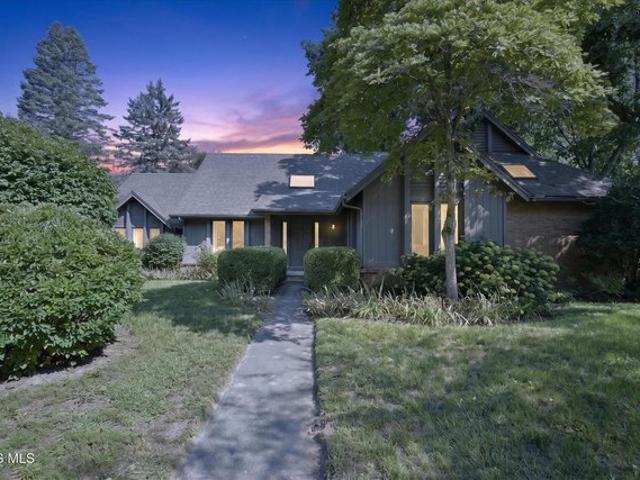7238 Candlewood Ln, Sylvania, OH 43560