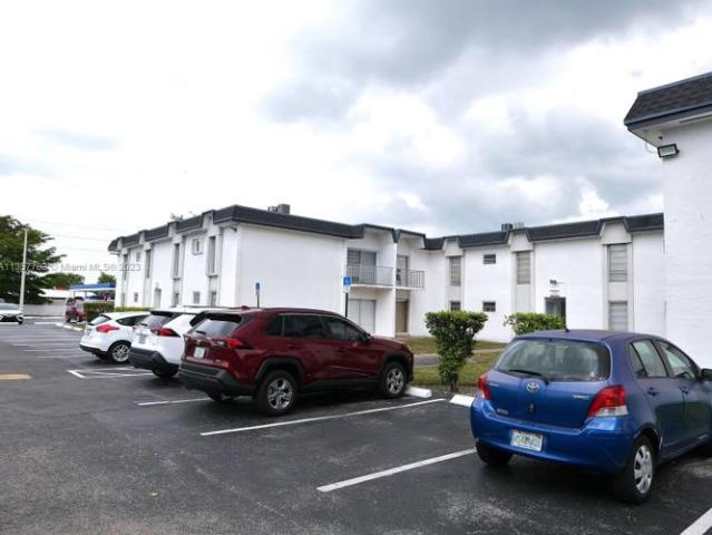 7238 94th Pl SW #D5, Miami, FL 33173