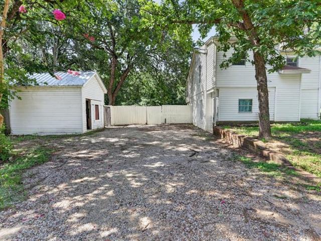 7239 Alcove St, Azle, TX 76020