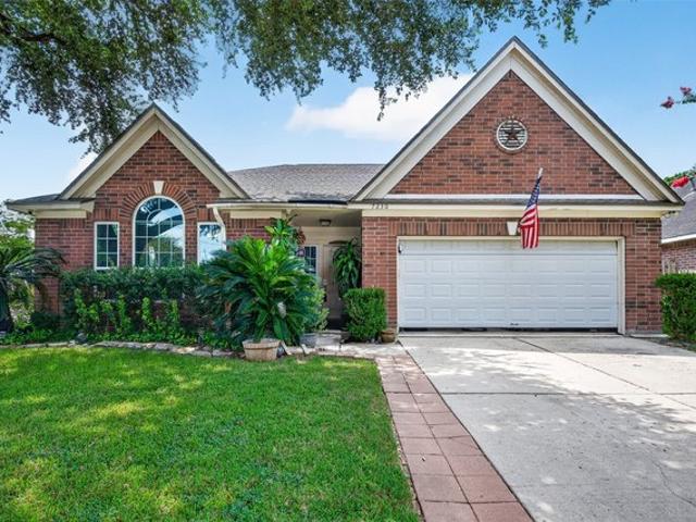 7230 Oak Walk Dr, Humble, TX 77346