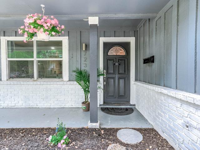 7230 Edgemoor Dr, Houston, TX 77074 | MLS #22225 | Compass