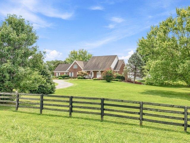 7230 Stagecoach Rd, Whitesburg, TN 37891