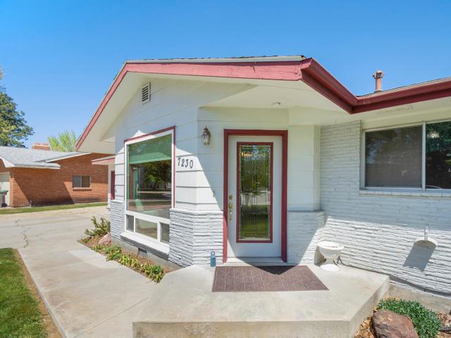 7230 W Alderbrook