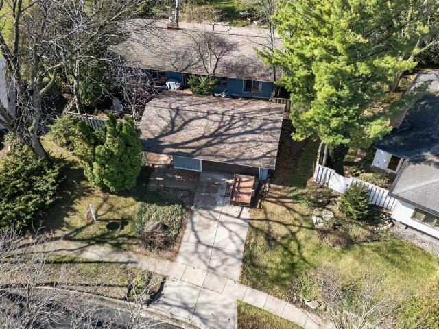 7231 Fortune Dr, Middleton, WI 53562 | MLS #2020 | Compass