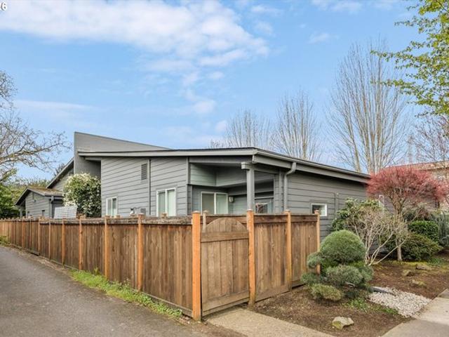 7232 N New York Ave Apt 6, Portland, OR 97203