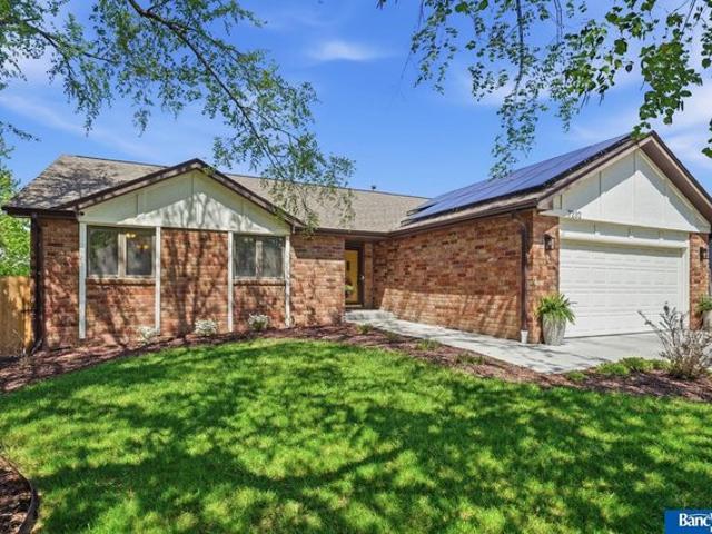 7232 Twin Oaks Rd, Lincoln, NE 68516