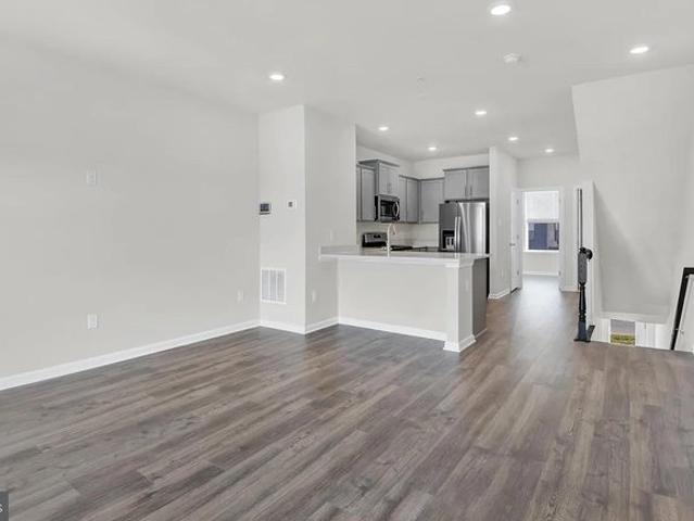 723 Courier Ln, Frederick, MD 21701