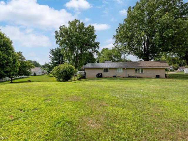 723 Apple Blossom Lane