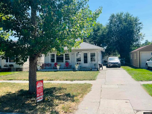 723 Arapahoe St, Thermopolis, WY 82443 | MLS #20254 | Compass