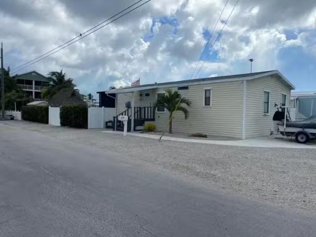 723 BOYD DR, KEY LARGO, FL 33037 Single Family Residence For S.