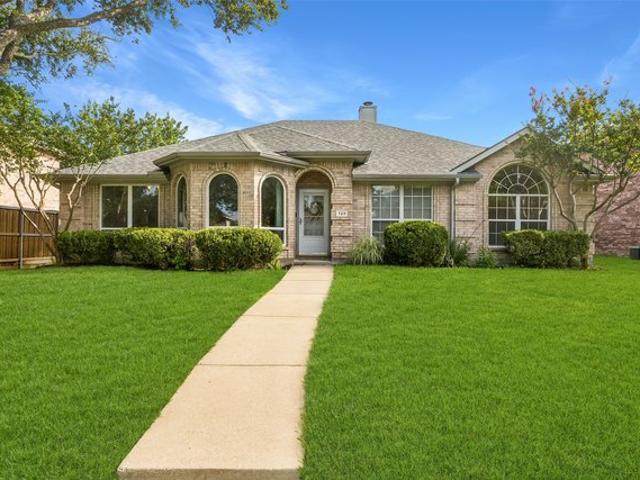 723 Butternut Dr, Garland, TX 75044
