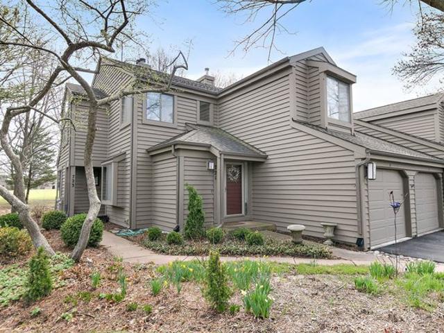 723 Golf Ln Unit 944, Lake Barrington, IL 60010