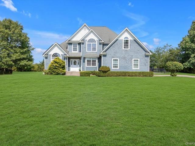 723 Doctors Path Ests, Riverhead, NY 11901